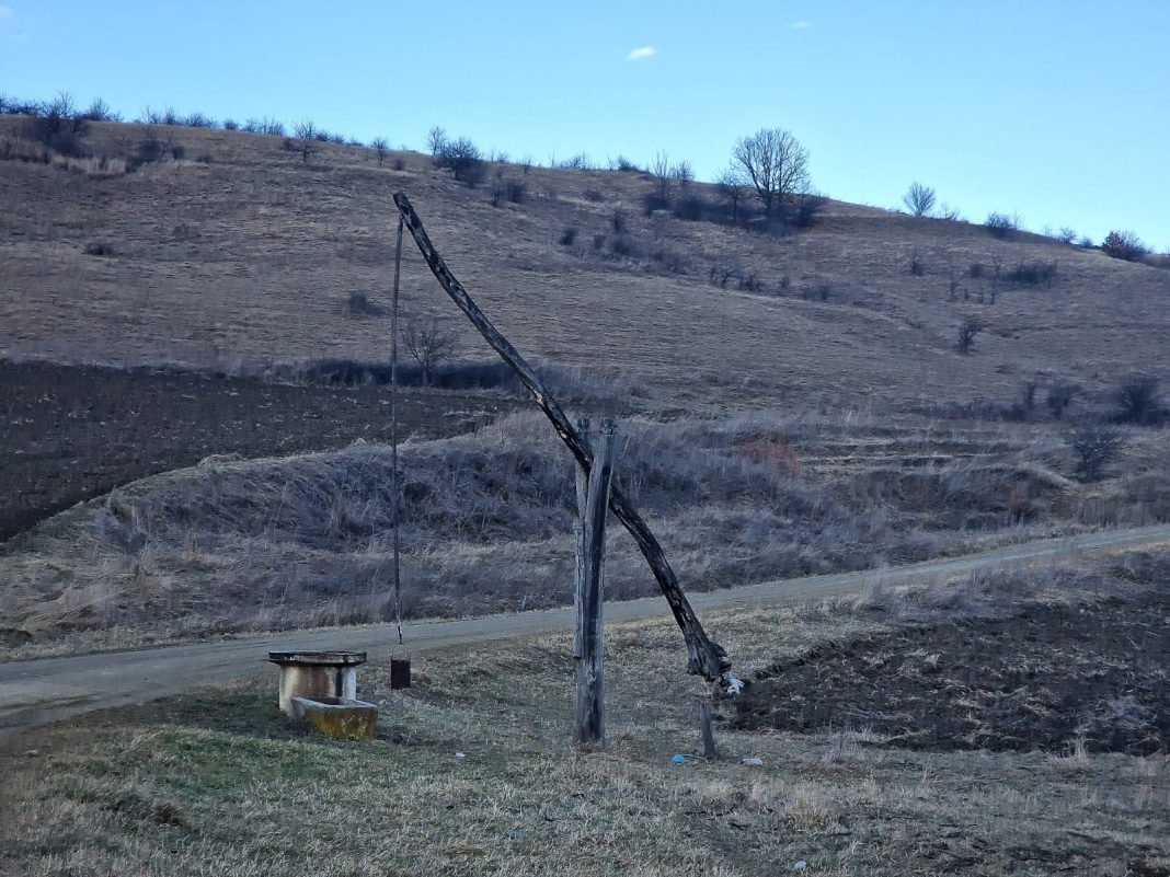 Fântâna cu cumpănă, comoară arhitecturală și simbol al balanței în ...